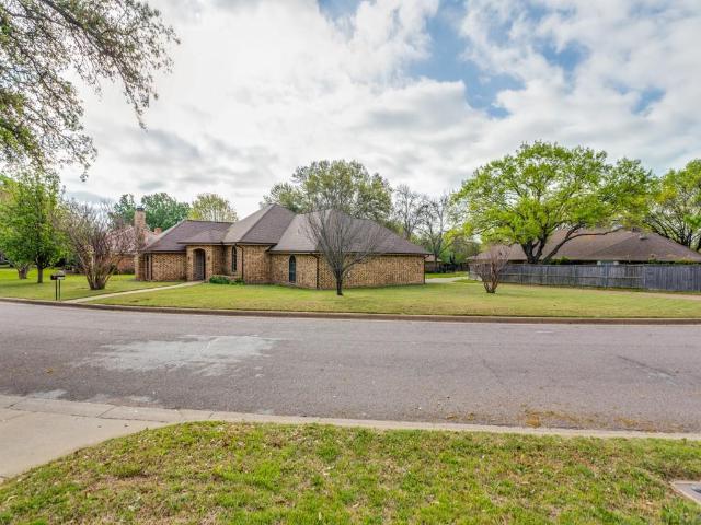 7413 Fuller Cir, Fort Worth, TX 76133 | Compass