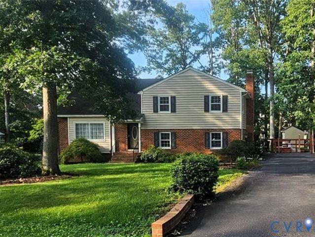 7413 Sandlewood Dr, Midlothian, VA 23235