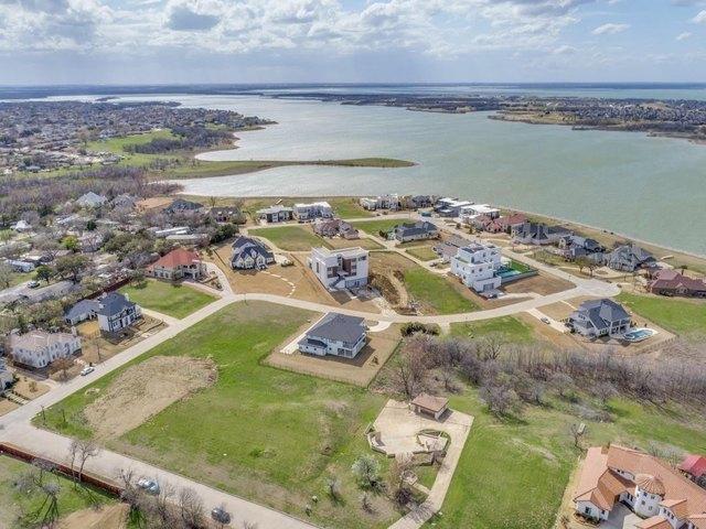 7413 Waters Edge Ct, The Colony, TX 75056
