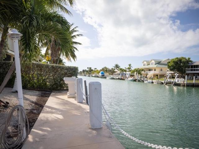 741 9th St, Key Colony, FL 33051