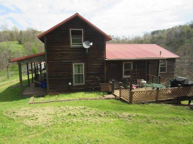 741 Beckner Ln, Petroleum, WV 26161