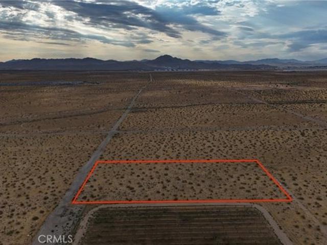 741 Desoto St, Adelanto, CA 92301