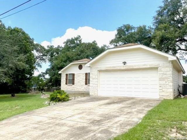 741 Lookout Dr, Canyon Lake, TX 78133