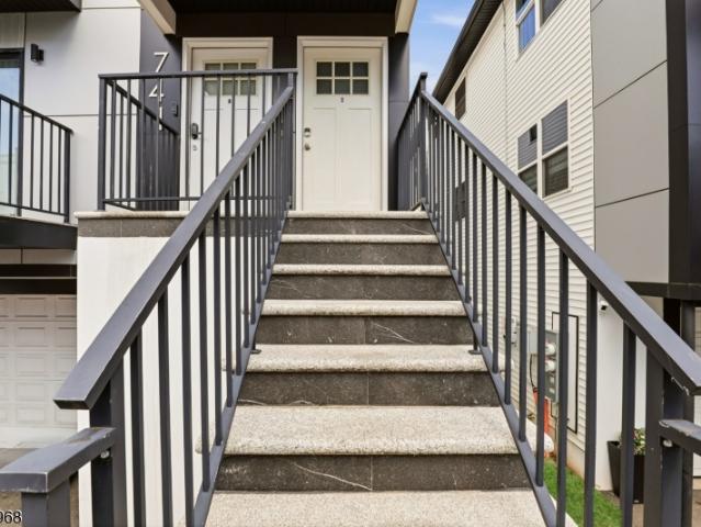 741 Seaport Dr