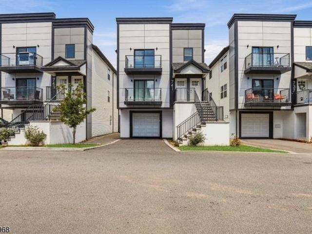 741 Seaport Dr, Elizabeth City, NJ 07201