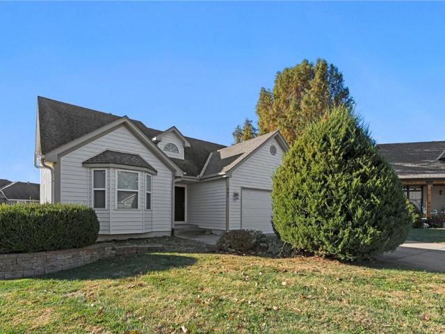 741 SW Windsong Circle
