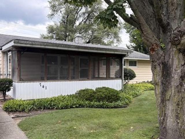 741 Patterson Dr, South Bend, IN 46615