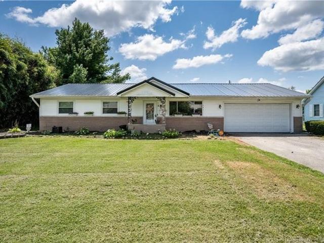 741 Wanda St, Scottsburg, IN 47170