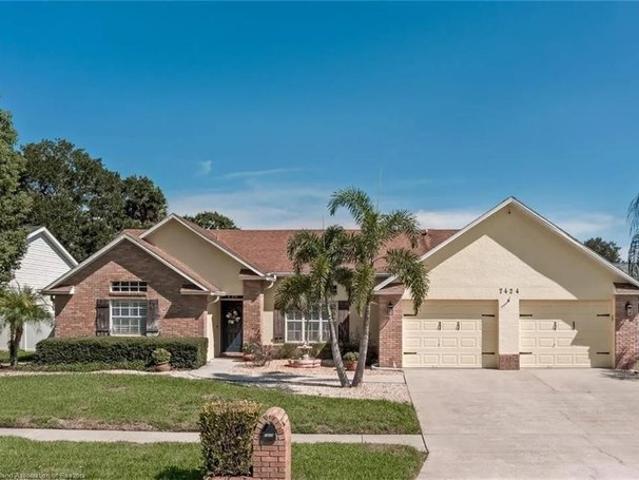 7424 Mint Julep Dr, Riverview, FL 33578