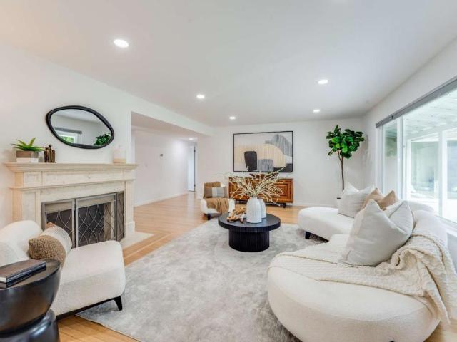 7424 Heatherwood Drive