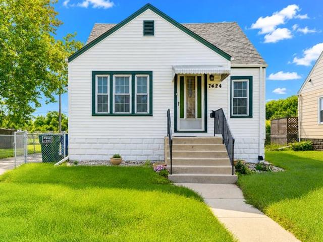 7424 S McCook Ave, Hammond, IN 46323