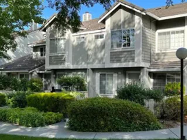 7425 Oxford Cir, 2 beds, 3 full baths
