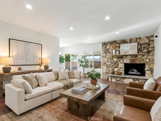 7425 Garden Grove Ave, Reseda, CA 91335 | MLS #SR26054 | Compass