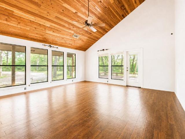 7425 Highway 287 Frontage Rd, Arlington, TX 76001 | MLS #21257 | Compass