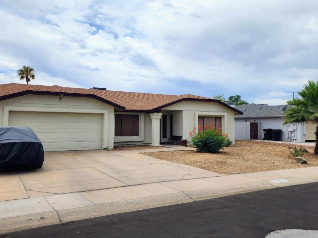7425 W JENAN Drive