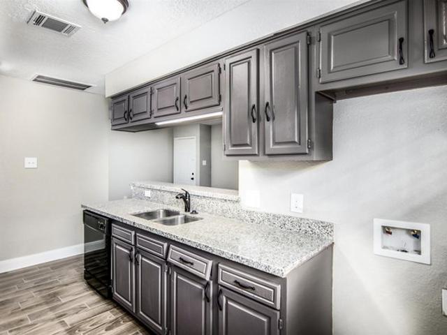 7426 Aljean Ln, Pasadena, TX 77536