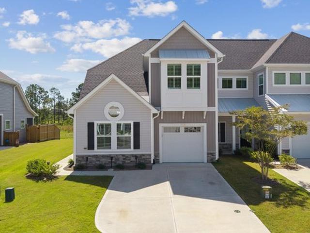 7426 Springwater Dr, Wilmington, NC 28411