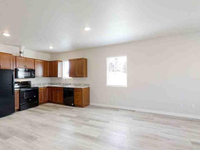 7427 S D St Studio Apartment for Rent at 7427 S D St, Tacoma, WA 98408 South End