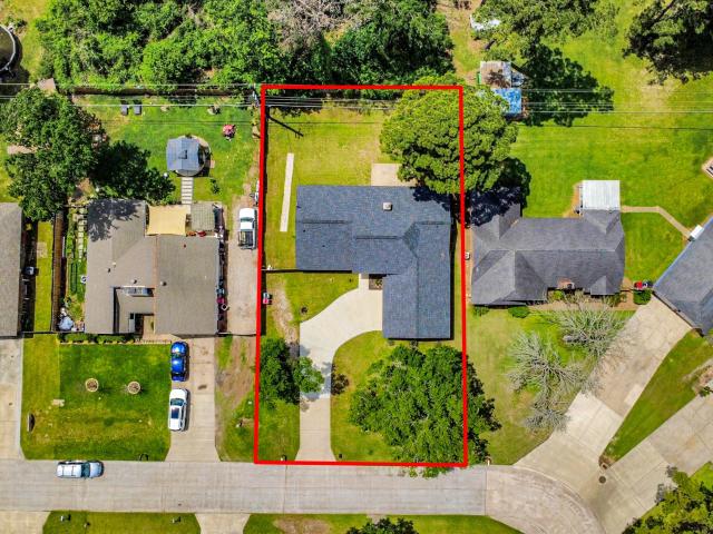 7427 Willow Oak Drive
