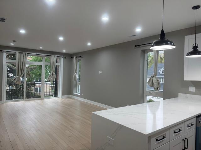 7428 N Rogers Ave, Unit 2E, Chicago, IL 60626 | MLS #12614 | Compass