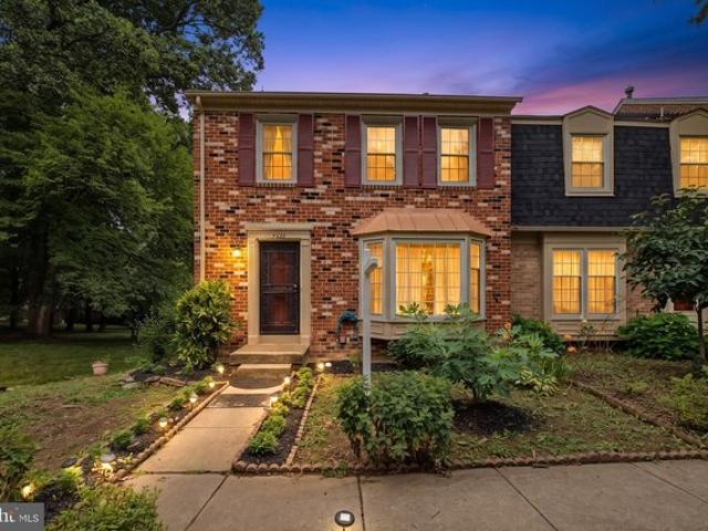 7428 Fountain Head Dr, Annandale, VA 22003
