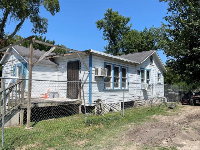 7428 Wheatley St, Houston, TX 77088 | MLS #46288 | Compass