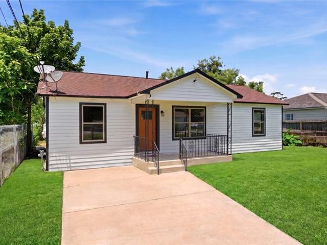 7429 W Knoll St, Houston, TX 77028