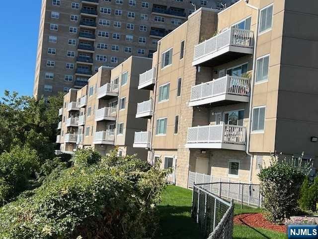 7420 Boulevard E # #2C