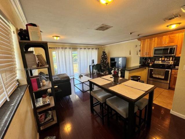 7420 SW 82nd St #D207, Miami, FL 33143