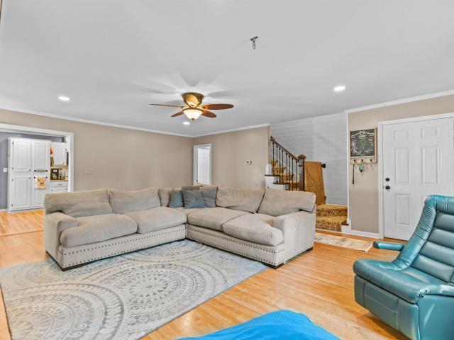 7420 Springside Dr