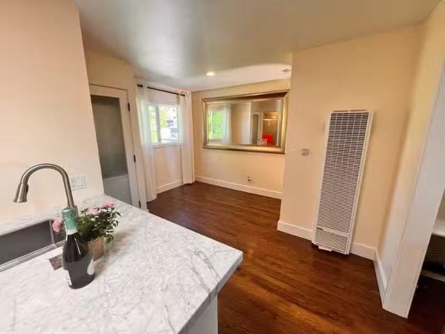 7421 Draper Avenue B 7421 Draper Avenue