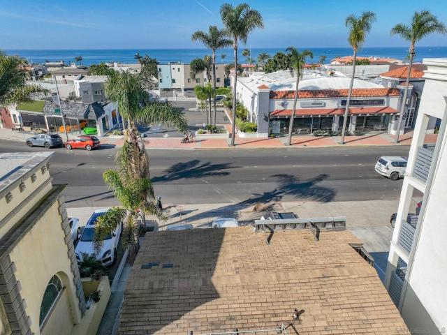 7421 La Jolla Blvd