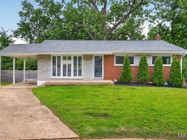 7421 Saleen Ct, University City, MO 63130