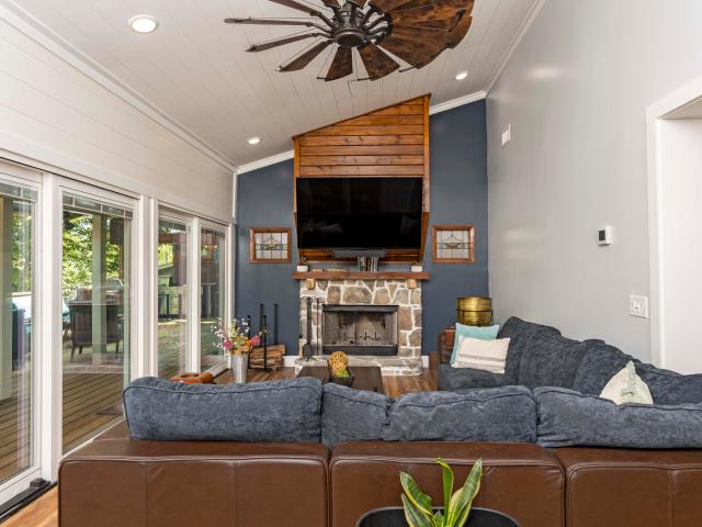 7421 Savannah Drive