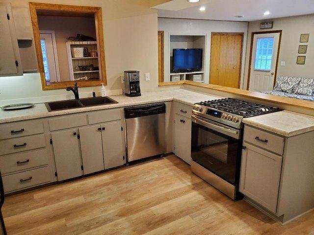 7421 Washington St, South Haven, MI 49090