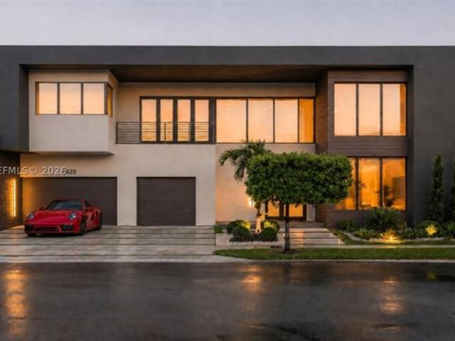7423 NW 102nd Ct, Doral, FL 33178