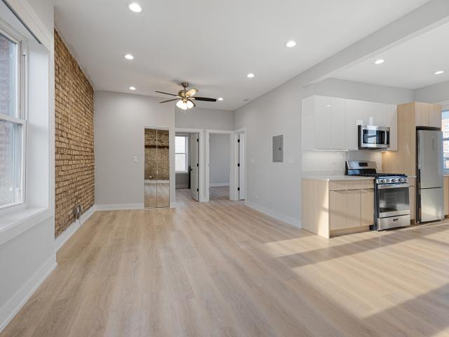 7423 N Clark St, Unit 2, Chicago, IL 60626 | MLS #12488
