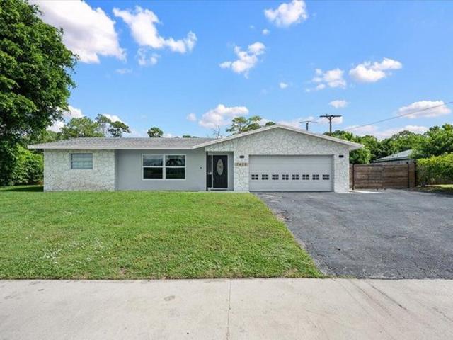 7423 Oakmont Dr, Greenacres, FL 33467