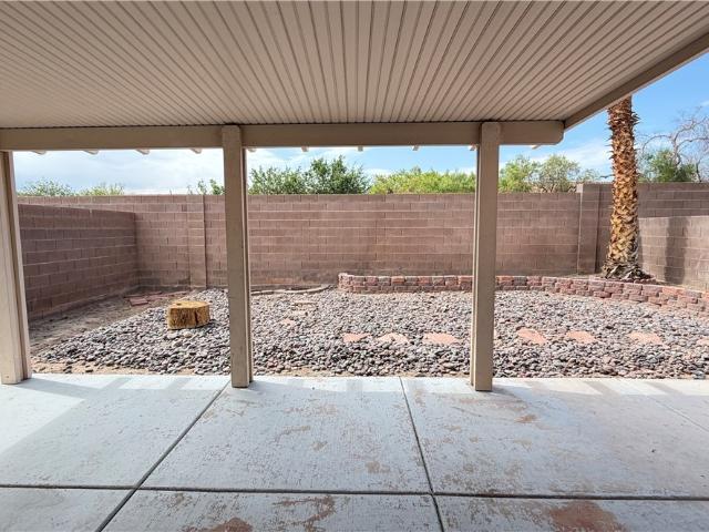 7423 hawk shadow avenue