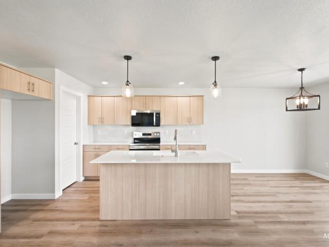 7423 W Trumbull Ct
