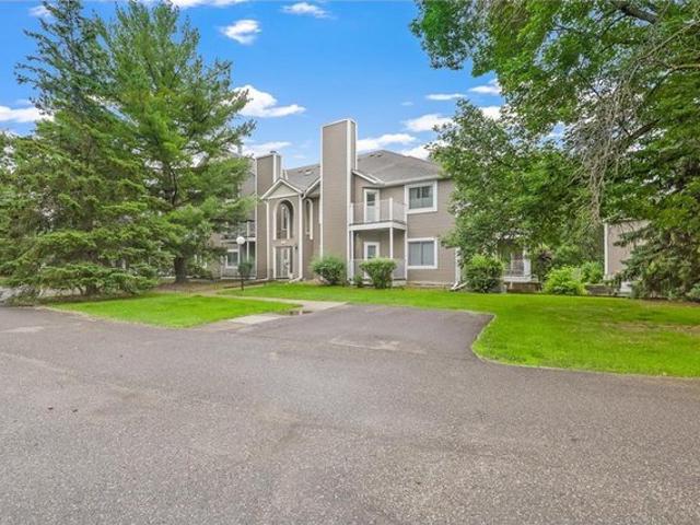 742 County Road F W Apt B, Shoreview, MN 55126