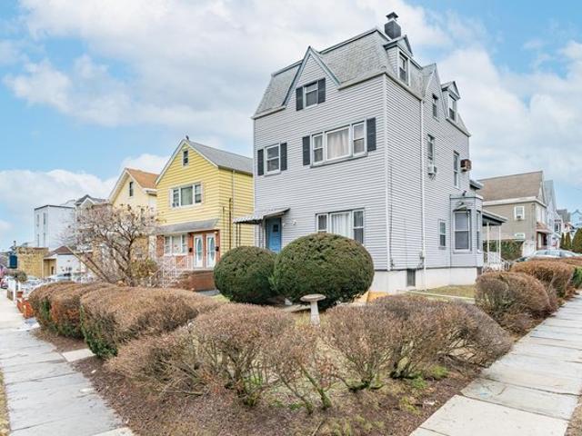 742 Avenue A, Bayonne, NJ 07002