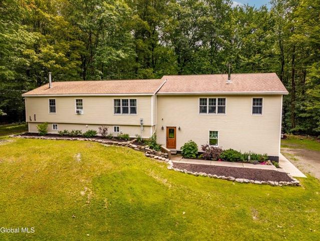 742 Babcock Lake Rd, Petersburgh, NY 12138
