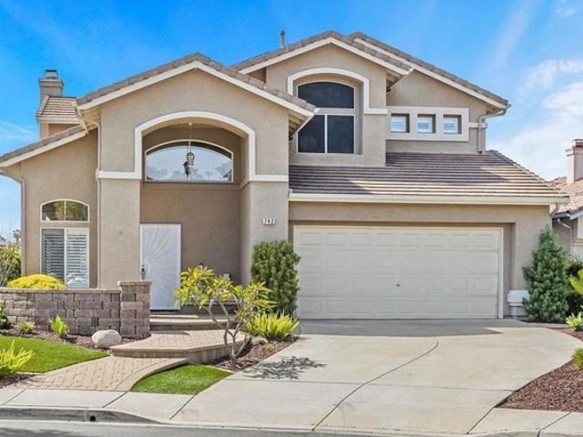 742 Bel Air Dr W, Vista, CA 92084