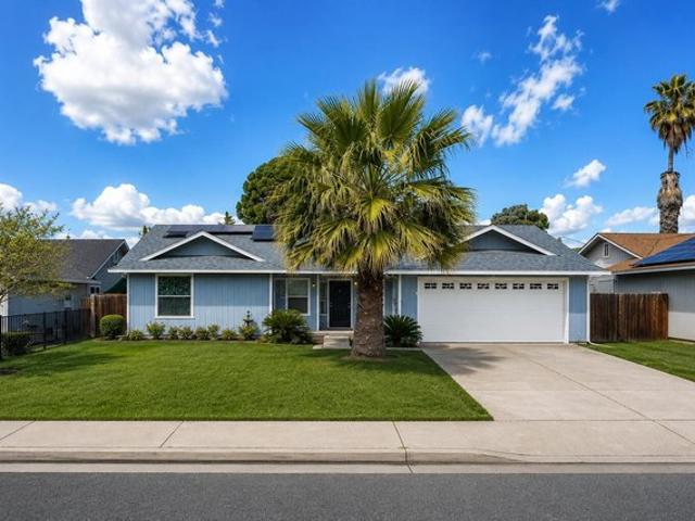 742 E Morton Ave, Porterville, CA 93257
