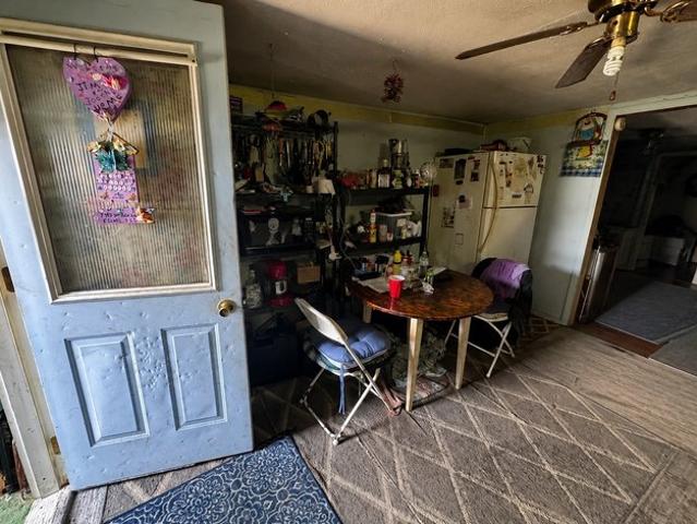 742 Osage Ln, Flora, IL 62839