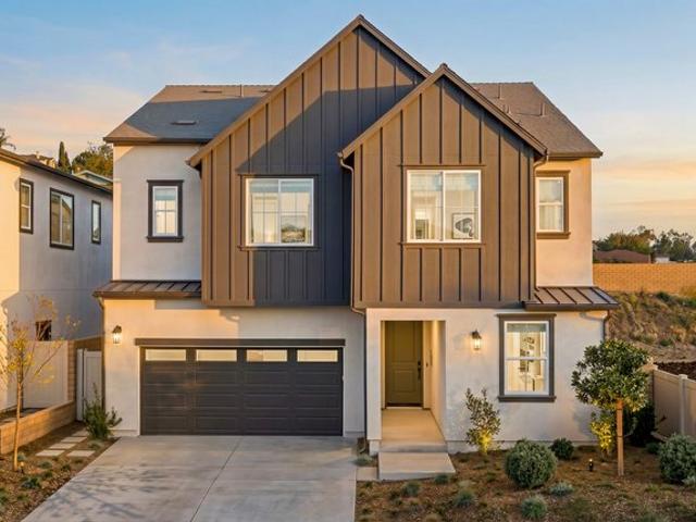 742 Miravar Pl, Vista, CA 92081