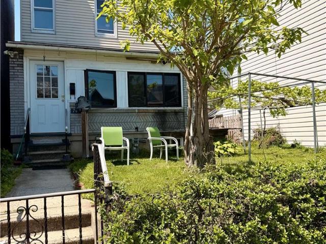 742 N 4TH Street