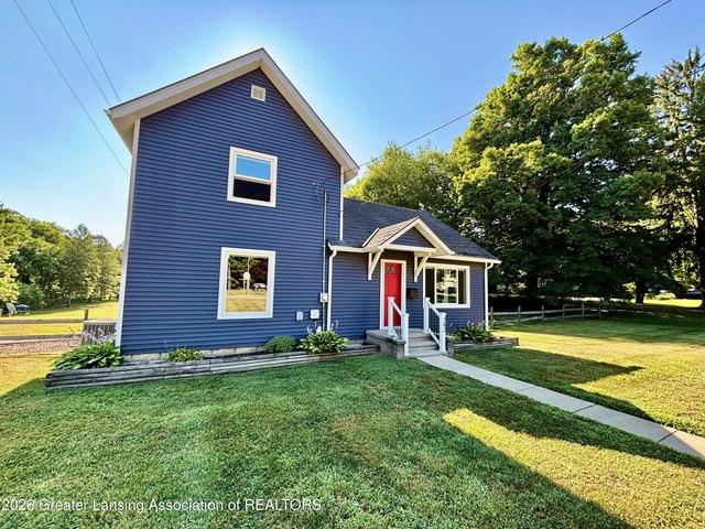 742 N Cochran Ave, Charlotte, MI 48813
