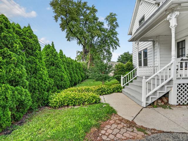 742 S 4th Street